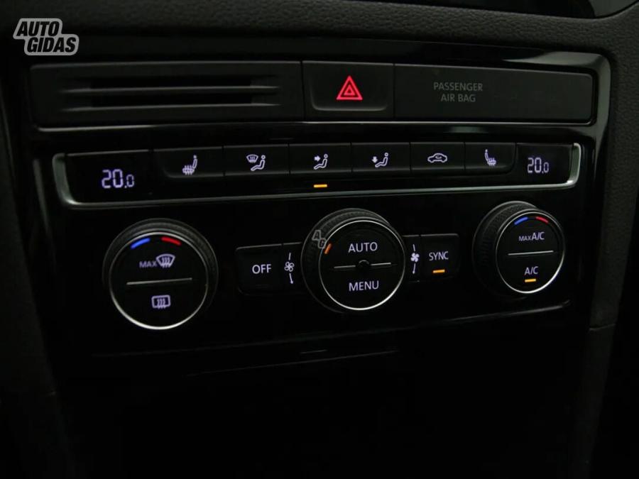 Grey Volkswagen Golf Sportsvan 2016 in Vilnius, with an engine capacity of 1.40 L and mileage of 227 thousand km for 9699 €, photo 21 on AUTOMOTO.COM.LV