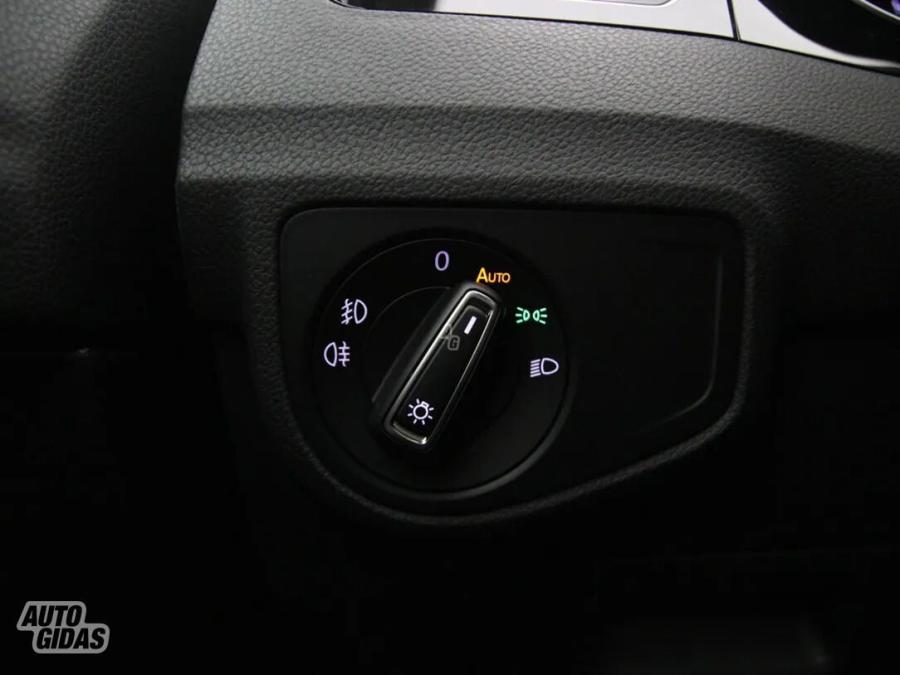 Grey Volkswagen Golf Sportsvan 2016 in Vilnius, with an engine capacity of 1.40 L and mileage of 227 thousand km for 9699 €, photo 28 on AUTOMOTO.COM.LV