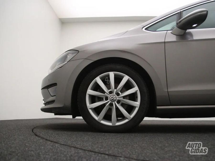Grey Volkswagen Golf Sportsvan 2016 in Vilnius, with an engine capacity of 1.40 L and mileage of 227 thousand km for 9699 €, photo 29 on AUTOMOTO.COM.LV