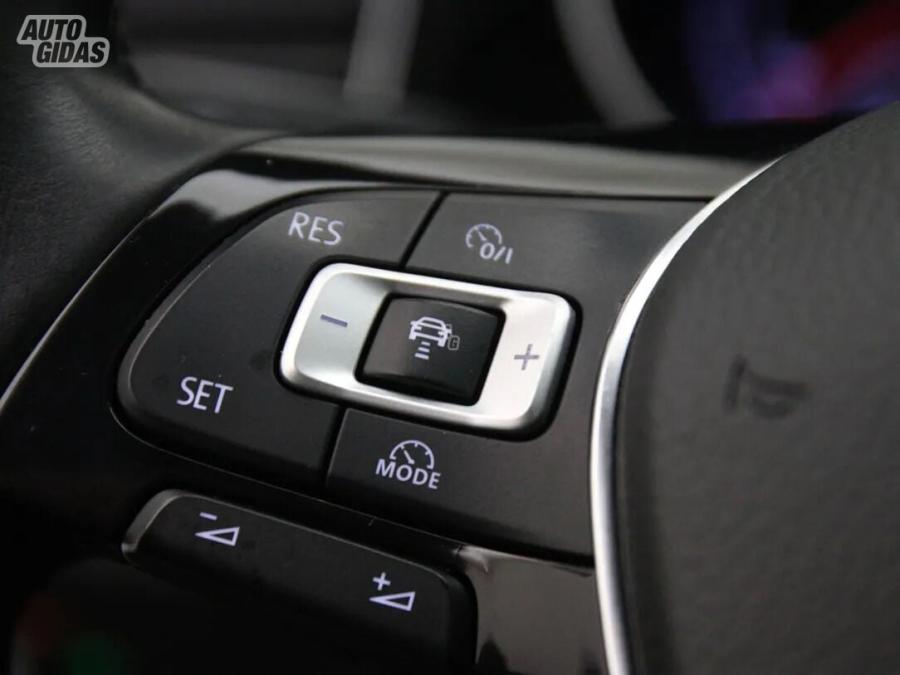 Grey Volkswagen Golf Sportsvan 2016 in Vilnius, with an engine capacity of 1.40 L and mileage of 227 thousand km for 9699 €, photo 32 on AUTOMOTO.COM.LV
