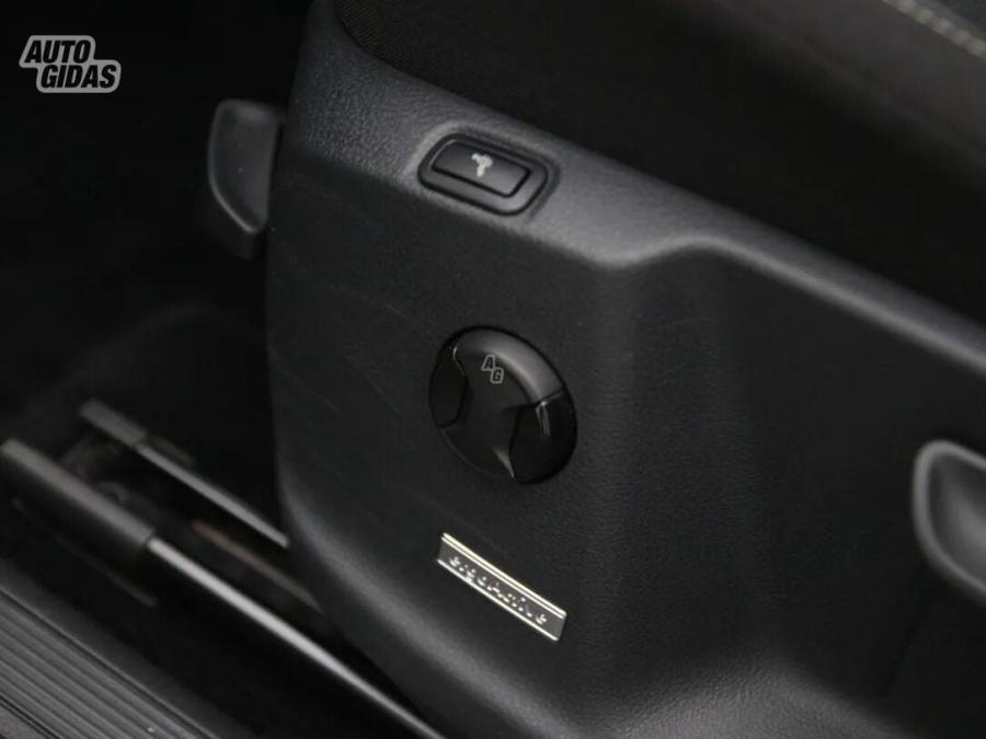 Grey Volkswagen Golf Sportsvan 2016 in Vilnius, with an engine capacity of 1.40 L and mileage of 227 thousand km for 9699 €, photo 34 on AUTOMOTO.COM.LV