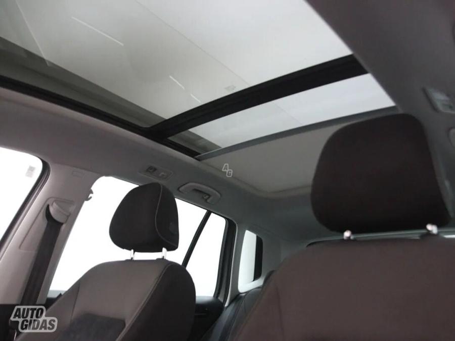 Grey Volkswagen Golf Sportsvan 2016 in Vilnius, with an engine capacity of 1.40 L and mileage of 227 thousand km for 9699 €, photo 35 on AUTOMOTO.COM.LV