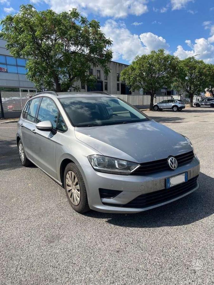 Grey Volkswagen Golf Sportsvan 2016 in Siauliai, with an engine capacity of 1.60 L and mileage of 250 thousand km for 4950 €, photo 1 on AUTOMOTO.COM.LV