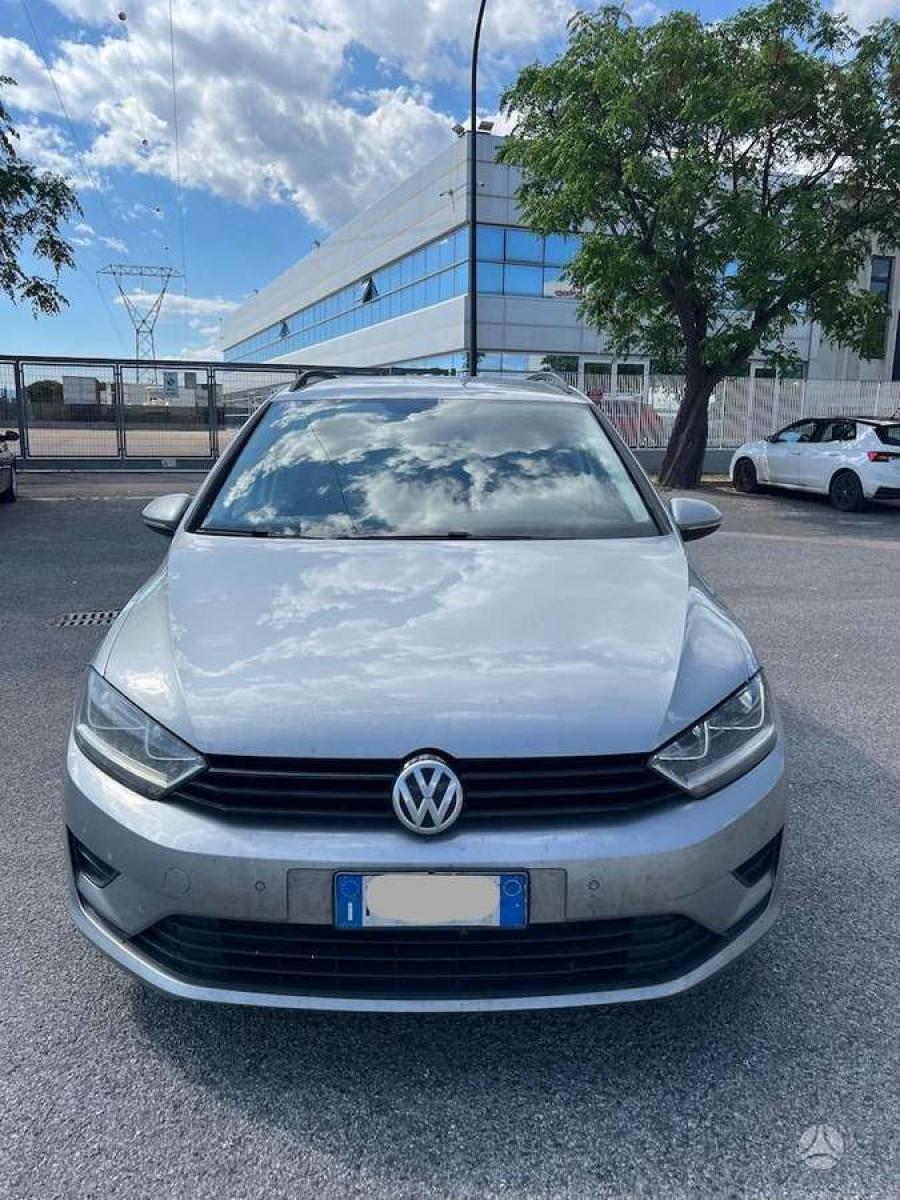 Grey Volkswagen Golf Sportsvan 2016 in Siauliai, with an engine capacity of 1.60 L and mileage of 250 thousand km for 4950 €, photo 3 on AUTOMOTO.COM.LV