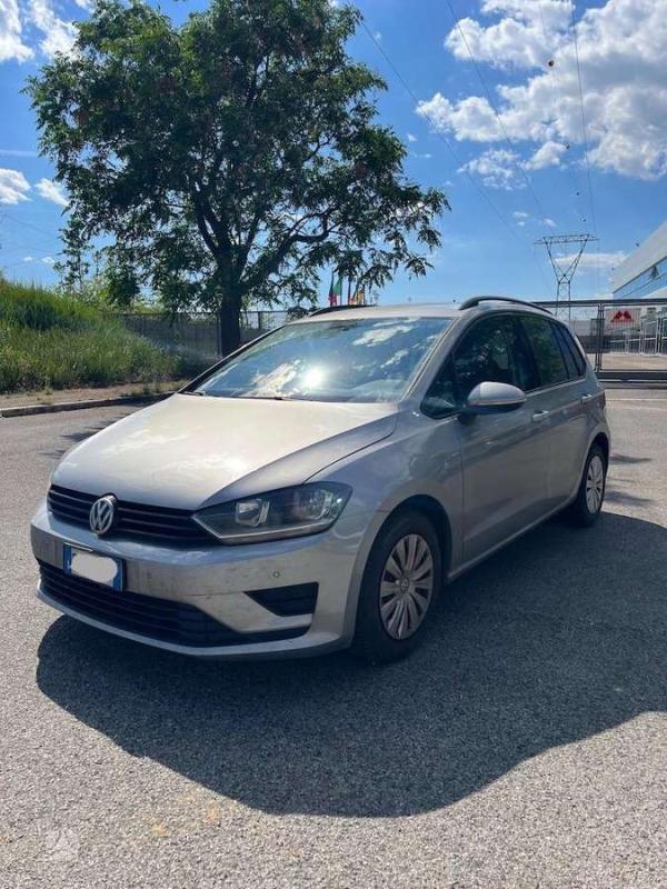 Pelēks Volkswagen Golf Sportsvan 2016 Šauļi, ar dzinēja tilpumu 1.60 L un nobraukumu 250 tūkst. km par 4950 €, foto 3 vietnē AUTOMOTO.COM.LV