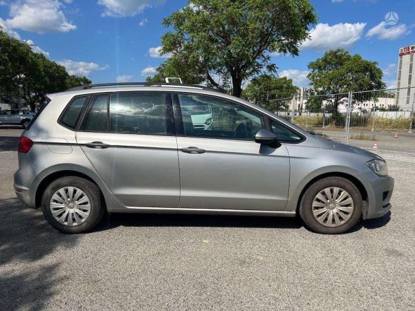 Pelēks Volkswagen Golf Sportsvan 2016 Šauļi, ar dzinēja tilpumu 1.60 L un nobraukumu 250 tūkst. km par 4950 €, foto 4 vietnē AUTOMOTO.COM.LV