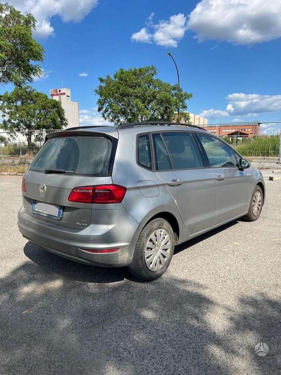 Grey Volkswagen Golf Sportsvan 2016 in Siauliai, with an engine capacity of 1.60 L and mileage of 250 thousand km for 4950 €, photo 6 on AUTOMOTO.COM.LV