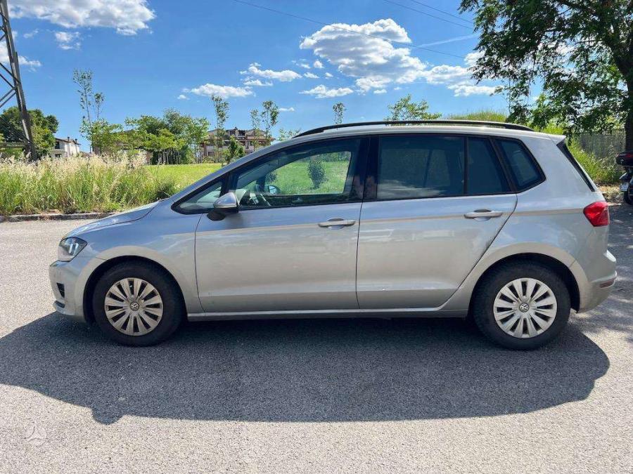 Grey Volkswagen Golf Sportsvan 2016 in Siauliai, with an engine capacity of 1.60 L and mileage of 250 thousand km for 4950 €, photo 8 on AUTOMOTO.COM.LV