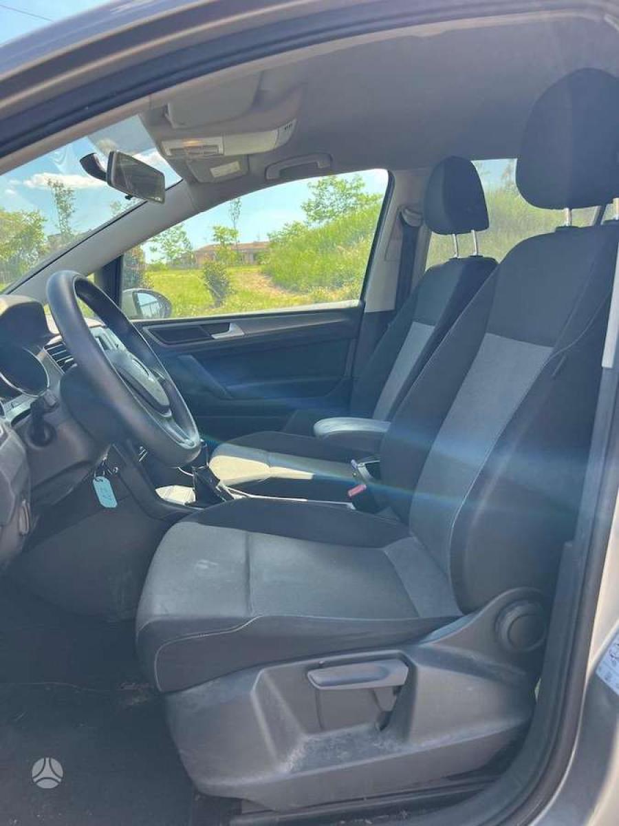 Grey Volkswagen Golf Sportsvan 2016 in Siauliai, with an engine capacity of 1.60 L and mileage of 250 thousand km for 4950 €, photo 11 on AUTOMOTO.COM.LV