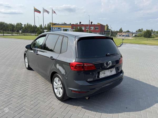 Grey Volkswagen Golf Sportsvan 2016 in Telschi, with an engine capacity of 1.60 L and mileage of 213 thousand km for 7999 €, photo 4 on AUTOMOTO.COM.LV