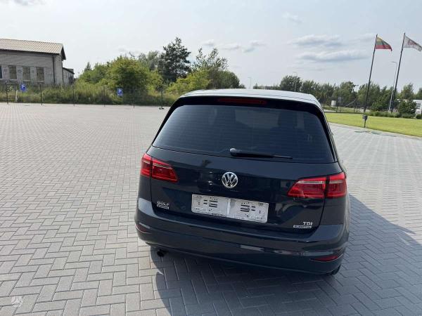 Grey Volkswagen Golf Sportsvan 2016 in Telschi, with an engine capacity of 1.60 L and mileage of 213 thousand km for 7999 €, photo 5 on AUTOMOTO.COM.LV