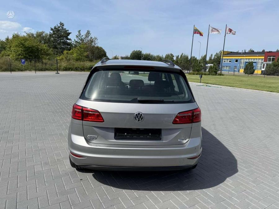 Pelēks Volkswagen Golf Sportsvan 2016 Telšiai, ar dzinēja tilpumu 1.60 L un nobraukumu 253 tūkst. km par 6700 €, foto 7 vietnē AUTOMOTO.COM.LV
