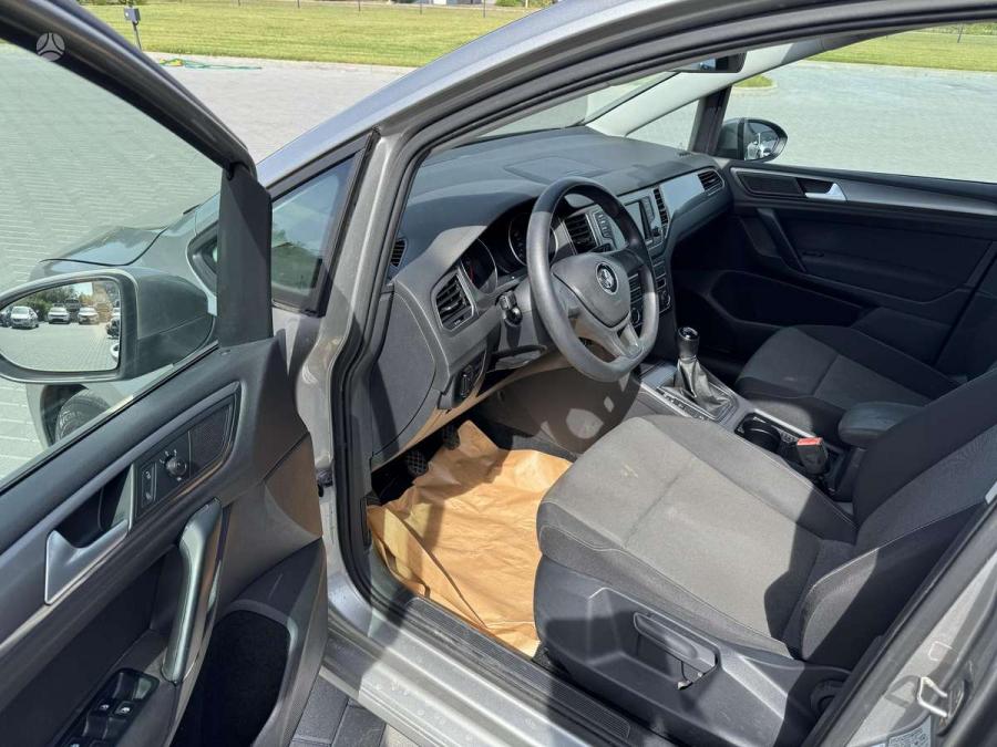 Pelēks Volkswagen Golf Sportsvan 2016 Telšiai, ar dzinēja tilpumu 1.60 L un nobraukumu 253 tūkst. km par 6700 €, foto 12 vietnē AUTOMOTO.COM.LV