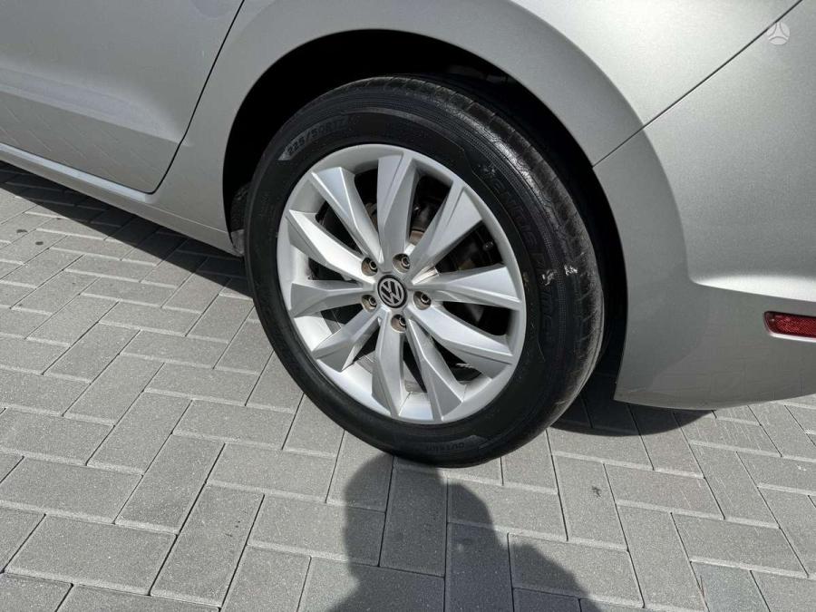 Pelēks Volkswagen Golf Sportsvan 2016 Telšiai, ar dzinēja tilpumu 1.60 L un nobraukumu 253 tūkst. km par 6700 €, foto 17 vietnē AUTOMOTO.COM.LV