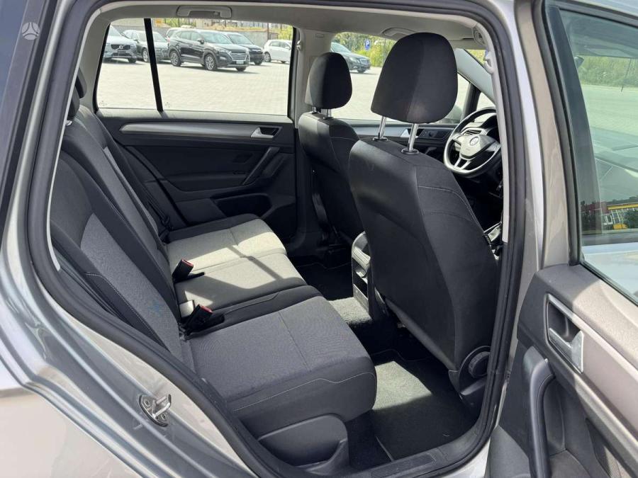 Pelēks Volkswagen Golf Sportsvan 2016 Telšiai, ar dzinēja tilpumu 1.60 L un nobraukumu 253 tūkst. km par 6700 €, foto 20 vietnē AUTOMOTO.COM.LV