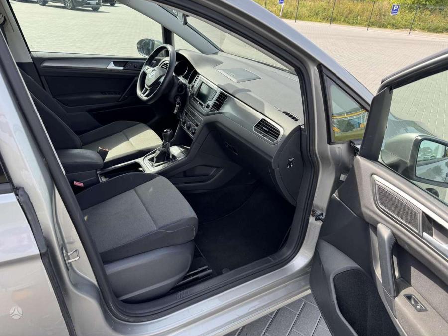 Pelēks Volkswagen Golf Sportsvan 2016 Telšiai, ar dzinēja tilpumu 1.60 L un nobraukumu 253 tūkst. km par 6700 €, foto 21 vietnē AUTOMOTO.COM.LV