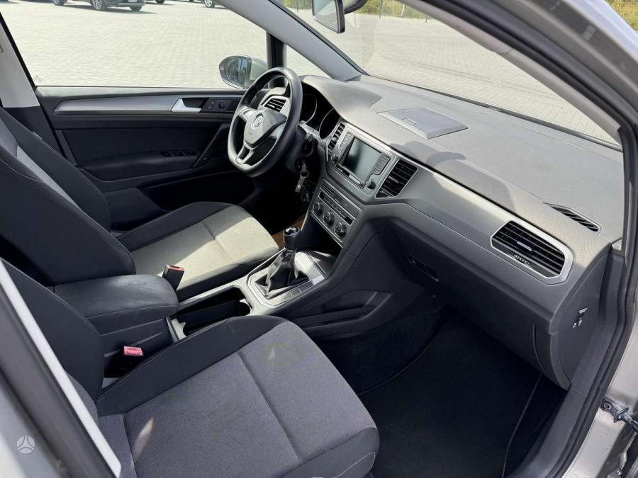 Pelēks Volkswagen Golf Sportsvan 2016 Telšiai, ar dzinēja tilpumu 1.60 L un nobraukumu 253 tūkst. km par 6700 €, foto 22 vietnē AUTOMOTO.COM.LV