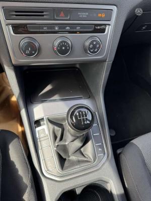 Pelēks Volkswagen Golf Sportsvan 2016 Telšiai, ar dzinēja tilpumu 1.60 L un nobraukumu 253 tūkst. km par 6700 €, foto 25 vietnē AUTOMOTO.COM.LV