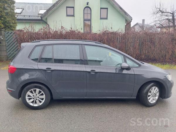 Pelēks Volkswagen Golf Sportsvan 2015 Rīga, ar dzinēja tilpumu 1.60 L un nobraukumu 0 tūkst. km par 6995 €, foto 5 vietnē AUTOMOTO.COM.LV