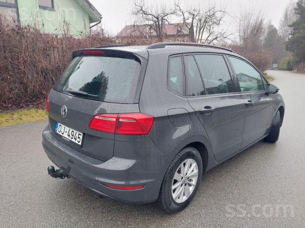 Pelēks Volkswagen Golf Sportsvan 2015 Rīga, ar dzinēja tilpumu 1.60 L un nobraukumu 0 tūkst. km par 6995 €, foto 6 vietnē AUTOMOTO.COM.LV