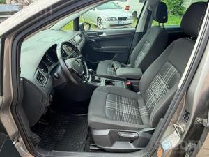 Grey Volkswagen Golf Sportsvan 2015 in Ludza, with an engine capacity of 1.60 L and mileage of 228 thousand km for 7450 €, photo 10 on AUTOMOTO.COM.LV