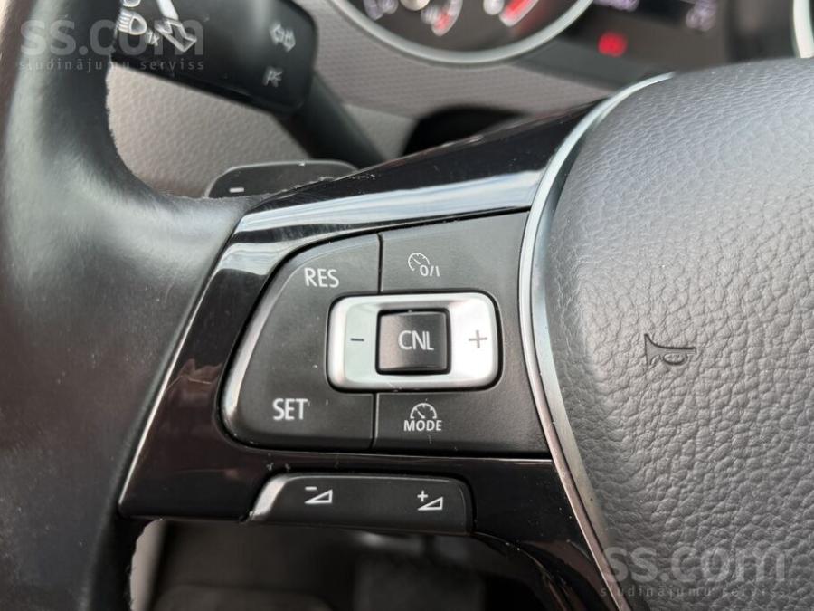 Grey Volkswagen Golf Sportsvan 2015 in Ludza, with an engine capacity of 1.60 L and mileage of 228 thousand km for 7450 €, photo 19 on AUTOMOTO.COM.LV
