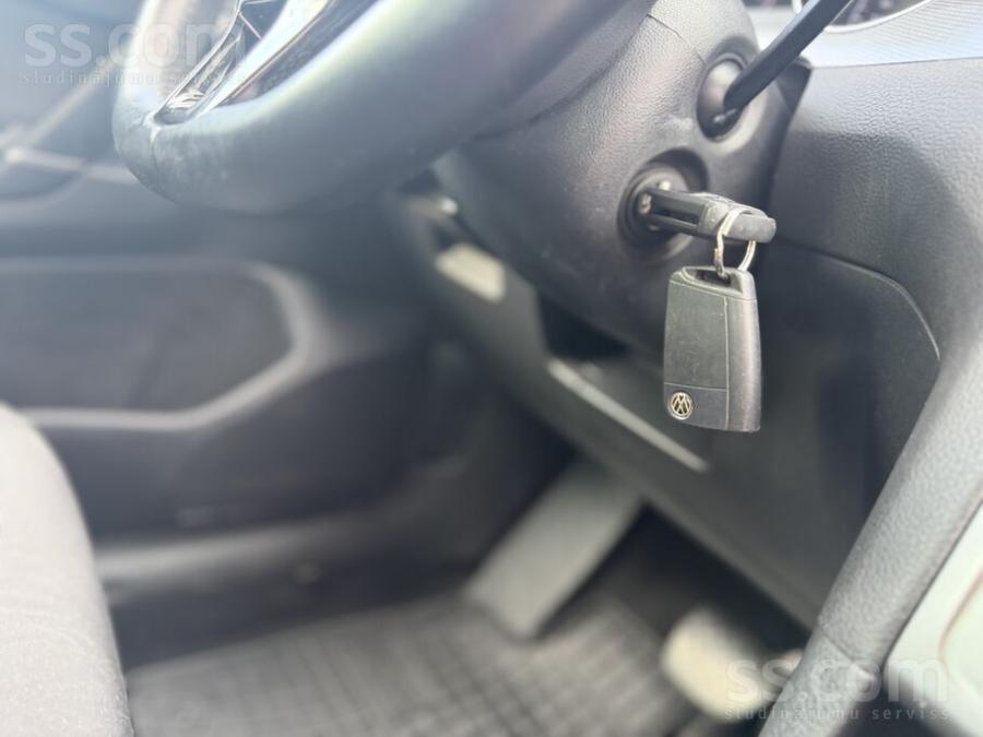 Grey Volkswagen Golf Sportsvan 2015 in Ludza, with an engine capacity of 1.60 L and mileage of 228 thousand km for 7450 €, photo 23 on AUTOMOTO.COM.LV