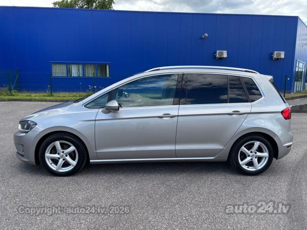 Pelēks Volkswagen Golf Sportsvan 2016 Paide, ar dzinēja tilpumu 2.00 L un nobraukumu 291 tūkst. km par 7990 €, foto 3 vietnē AUTOMOTO.COM.LV