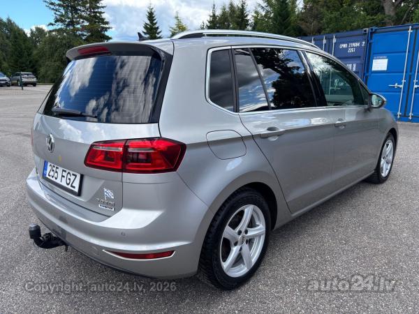 Pelēks Volkswagen Golf Sportsvan 2016 Paide, ar dzinēja tilpumu 2.00 L un nobraukumu 291 tūkst. km par 7990 €, foto 5 vietnē AUTOMOTO.COM.LV