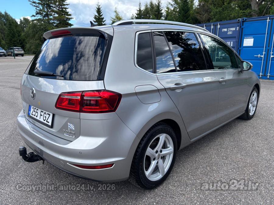 Pelēks Volkswagen Golf Sportsvan 2016 Paide, ar dzinēja tilpumu 2.00 L un nobraukumu 291 tūkst. km par 7990 €, foto 6 vietnē AUTOMOTO.COM.LV