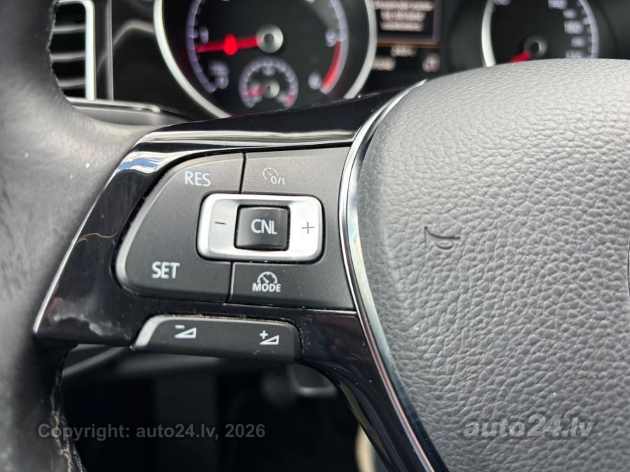 Pelēks Volkswagen Golf Sportsvan 2016 Paide, ar dzinēja tilpumu 2.00 L un nobraukumu 291 tūkst. km par 7990 €, foto 18 vietnē AUTOMOTO.COM.LV