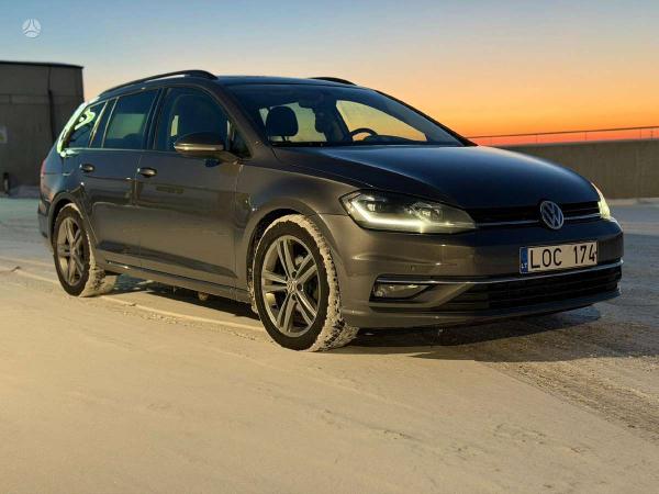 Pelēks Volkswagen Golf Sportsvan 2017 Viļņa, ar dzinēja tilpumu 1.60 L un nobraukumu 286 tūkst. km par 7900 €, foto  vietnē AUTOMOTO.COM.LV