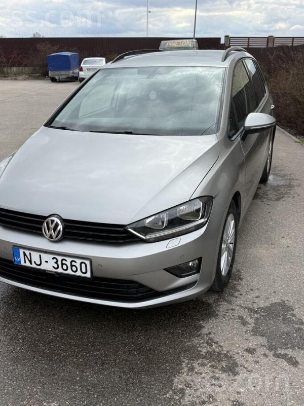 Volkswagen Golf Sportsvan 2015 in Daugavpils, with an engine capacity of 1.60 L and mileage of 244 thousand km for 5500 €, photo 1 on AUTOMOTO.COM.LV