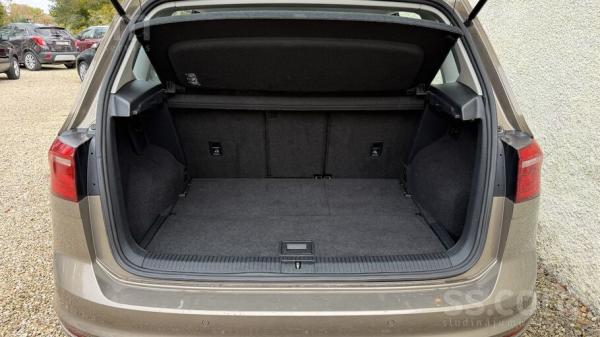 Volkswagen Golf Sportsvan 2014 in Valmiera, with an engine capacity of 1.60 L and mileage of 180 thousand km for 7350 €, photo 5 on AUTOMOTO.COM.LV