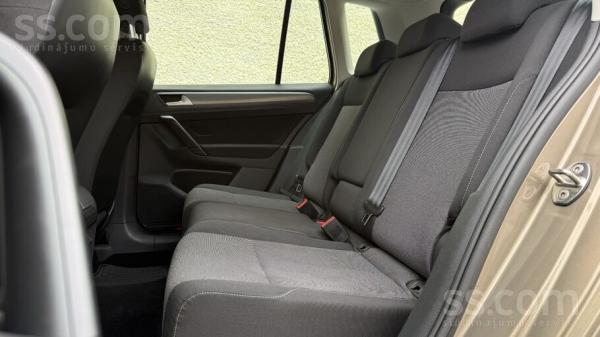 Volkswagen Golf Sportsvan 2014 in Valmiera, with an engine capacity of 1.60 L and mileage of 180 thousand km for 7350 €, photo 6 on AUTOMOTO.COM.LV