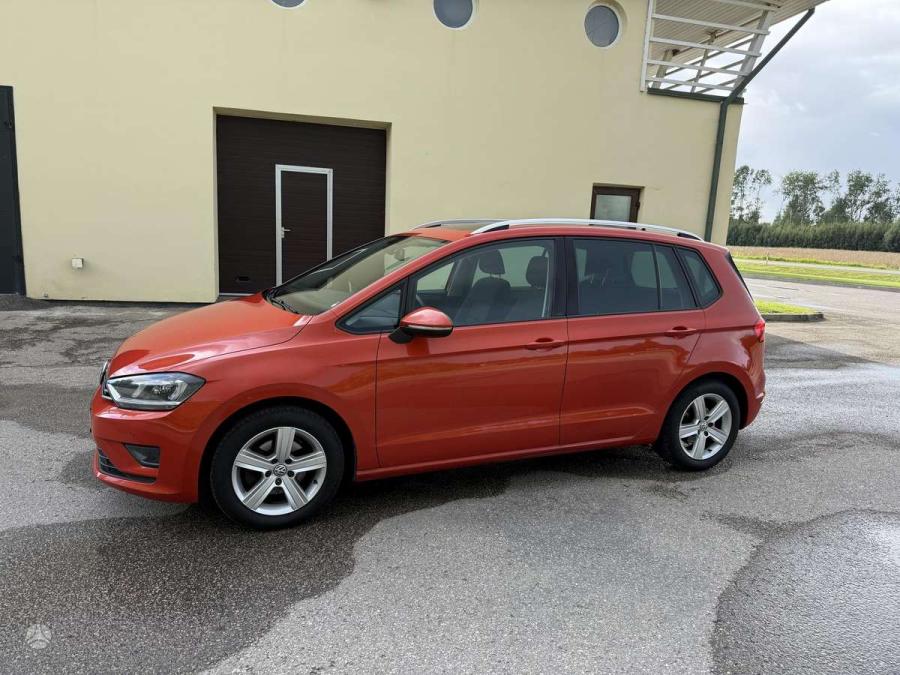 Oranžs Volkswagen Golf Sportsvan 2015 Panevēža, ar dzinēja tilpumu 1.60 L un nobraukumu 232 tūkst. km par 6600 €, foto 5 vietnē AUTOMOTO.COM.LV