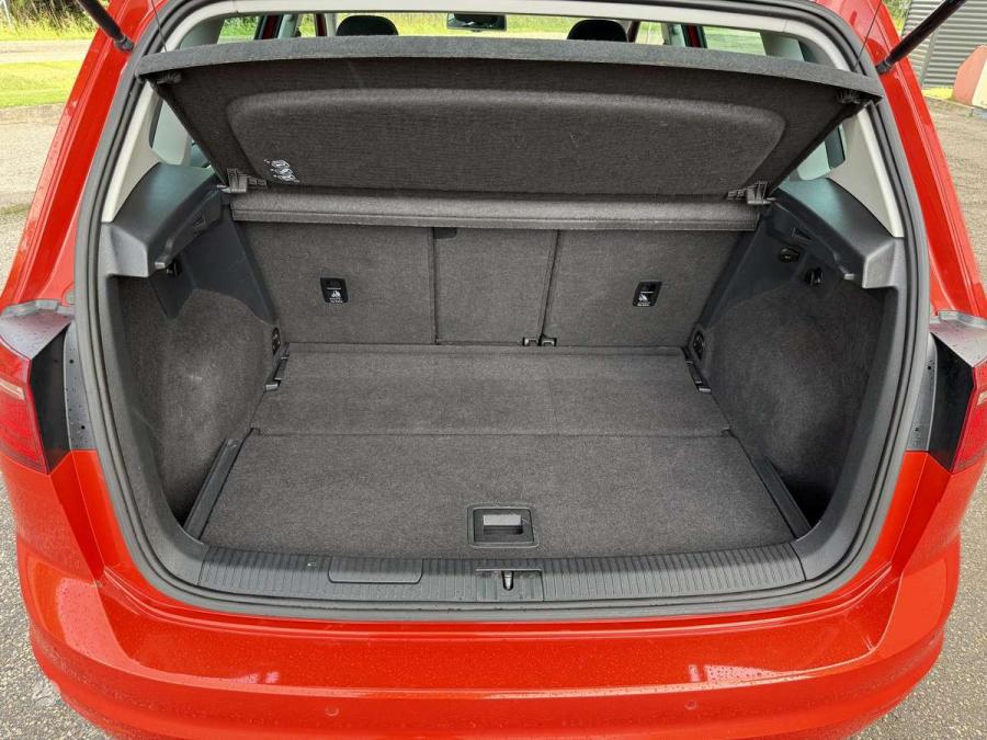 Oranžs Volkswagen Golf Sportsvan 2015 Panevēža, ar dzinēja tilpumu 1.60 L un nobraukumu 232 tūkst. km par 6600 €, foto 16 vietnē AUTOMOTO.COM.LV