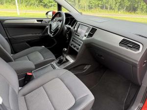 Oranžs Volkswagen Golf Sportsvan 2015 Panevēža, ar dzinēja tilpumu 1.60 L un nobraukumu 232 tūkst. km par 6600 €, foto 21 vietnē AUTOMOTO.COM.LV