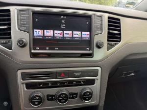 Oranžs Volkswagen Golf Sportsvan 2015 Panevēža, ar dzinēja tilpumu 1.60 L un nobraukumu 232 tūkst. km par 6600 €, foto 24 vietnē AUTOMOTO.COM.LV