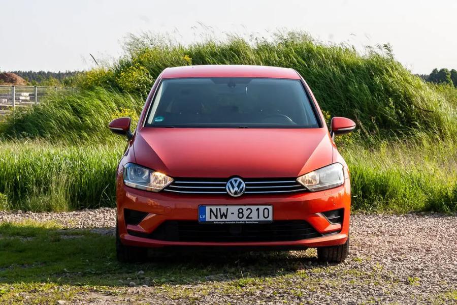 Oranžs Volkswagen Golf Sportsvan 2014 Rīga, ar dzinēja tilpumu 1.60 L un nobraukumu 209 tūkst. km par 8995 €, foto 6 vietnē AUTOMOTO.COM.LV