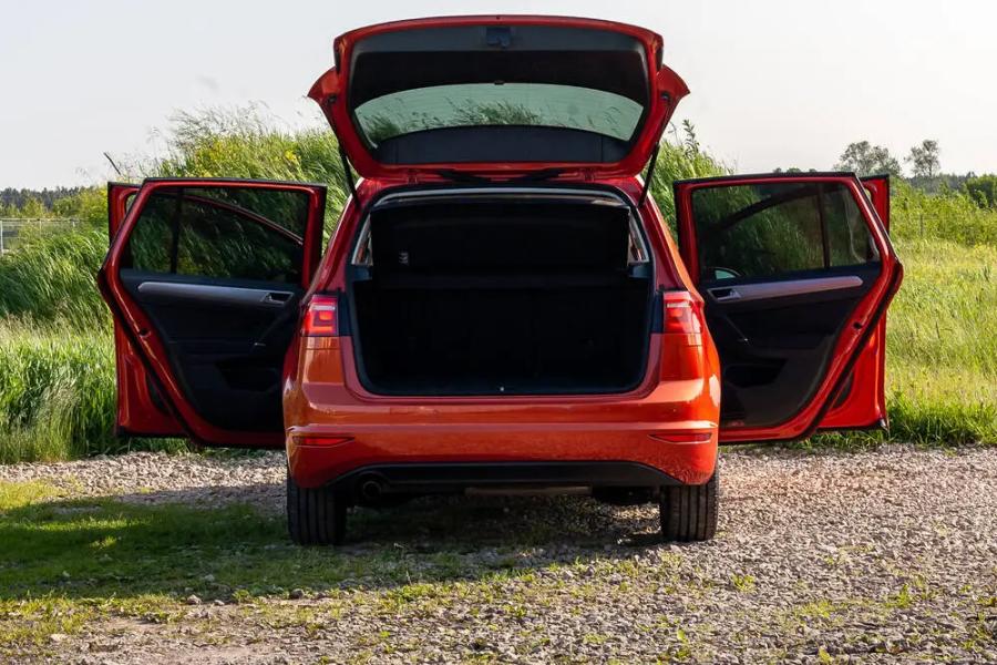 Oranžs Volkswagen Golf Sportsvan 2014 Rīga, ar dzinēja tilpumu 1.60 L un nobraukumu 209 tūkst. km par 8995 €, foto 7 vietnē AUTOMOTO.COM.LV