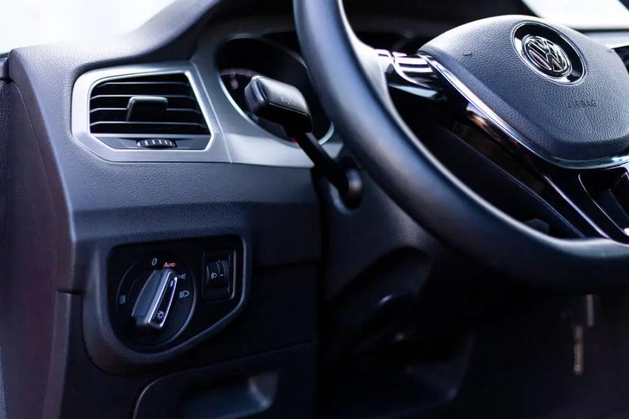 Oranžs Volkswagen Golf Sportsvan 2014 Rīga, ar dzinēja tilpumu 1.60 L un nobraukumu 209 tūkst. km par 8995 €, foto 18 vietnē AUTOMOTO.COM.LV