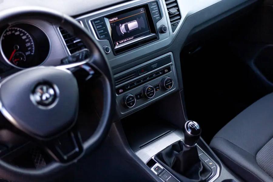 Oranžs Volkswagen Golf Sportsvan 2014 Rīga, ar dzinēja tilpumu 1.60 L un nobraukumu 209 tūkst. km par 8995 €, foto 22 vietnē AUTOMOTO.COM.LV