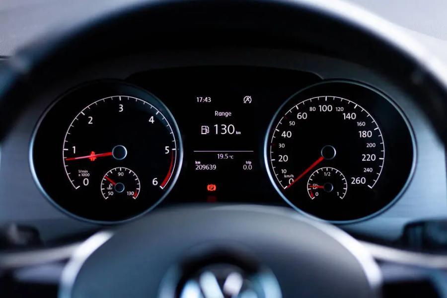 Oranžs Volkswagen Golf Sportsvan 2014 Rīga, ar dzinēja tilpumu 1.60 L un nobraukumu 209 tūkst. km par 8995 €, foto 27 vietnē AUTOMOTO.COM.LV