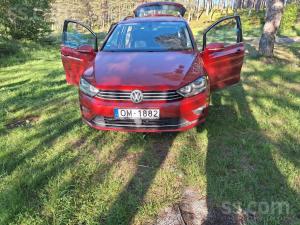 Sarkans Volkswagen Golf Sportsvan 2015 Rīga, ar dzinēja tilpumu 1.40 L un nobraukumu 208 tūkst. km par 9450 €, foto  vietnē AUTOMOTO.COM.LV