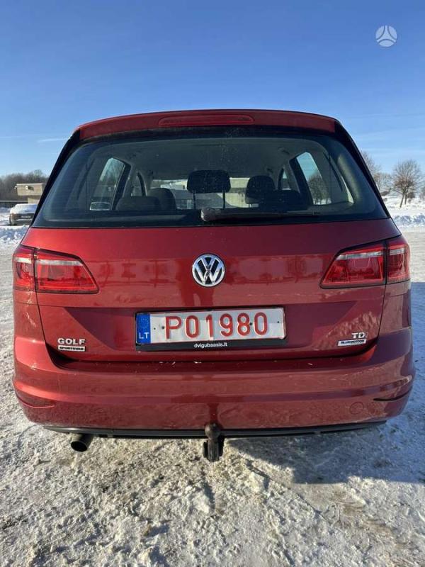 Red Volkswagen Golf Sportsvan 2016 in Marijampole, with an engine capacity of 1.60 L and mileage of 172 thousand km for 5800 €, photo 5 on AUTOMOTO.COM.LV