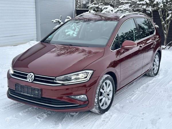 Red Volkswagen Golf Sportsvan 2018 in Marijampole, with an engine capacity of 1.50 L and mileage of 196 thousand km for 12900 €, photo 2 on AUTOMOTO.COM.LV