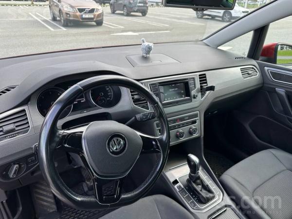 Sarkans Volkswagen Golf Sportsvan 2016 Rīga, ar dzinēja tilpumu 1.60 L un nobraukumu 184 tūkst. km par 6500 €, foto 10 vietnē AUTOMOTO.COM.LV
