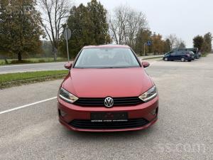 Red Volkswagen Golf Sportsvan 2016 in Ogre, with an engine capacity of 1.60 L and mileage of 215 thousand km for 7999 €, photo 5 on AUTOMOTO.COM.LV