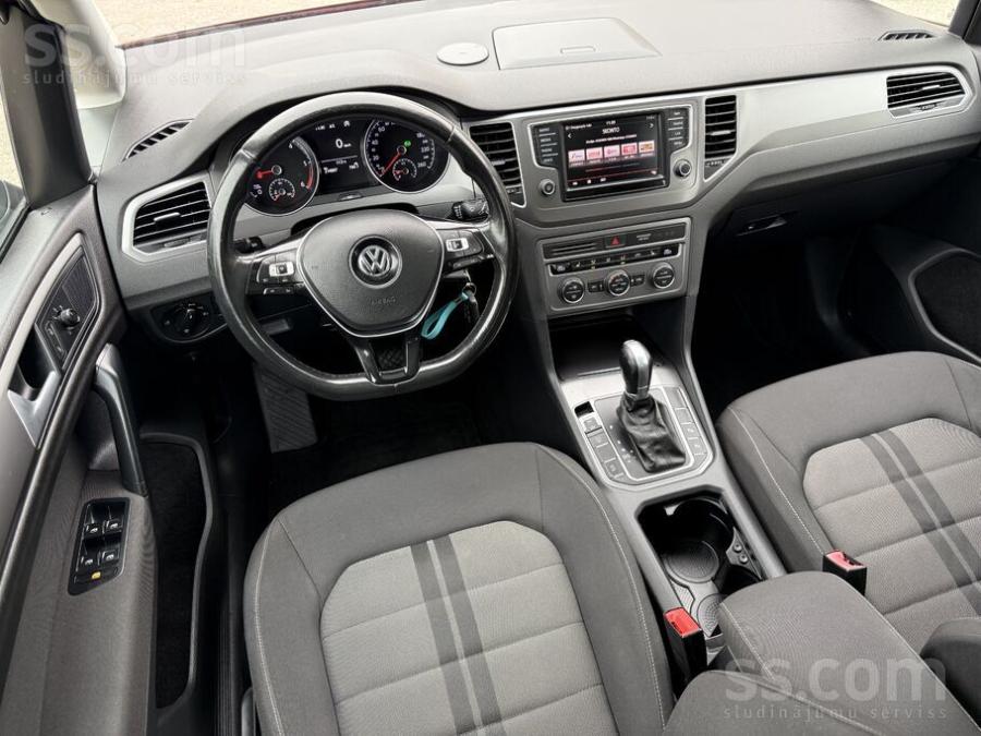 Red Volkswagen Golf Sportsvan 2016 in Ogre, with an engine capacity of 1.60 L and mileage of 215 thousand km for 7999 €, photo 20 on AUTOMOTO.COM.LV